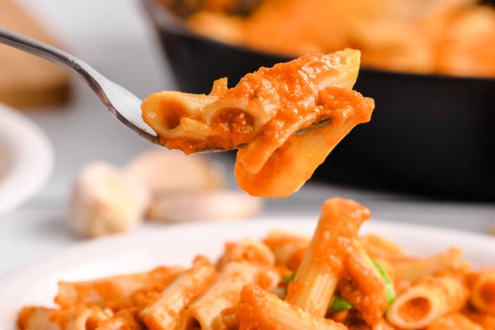 How to Make Vodka Sauce With Meat - Kitchen Divas
