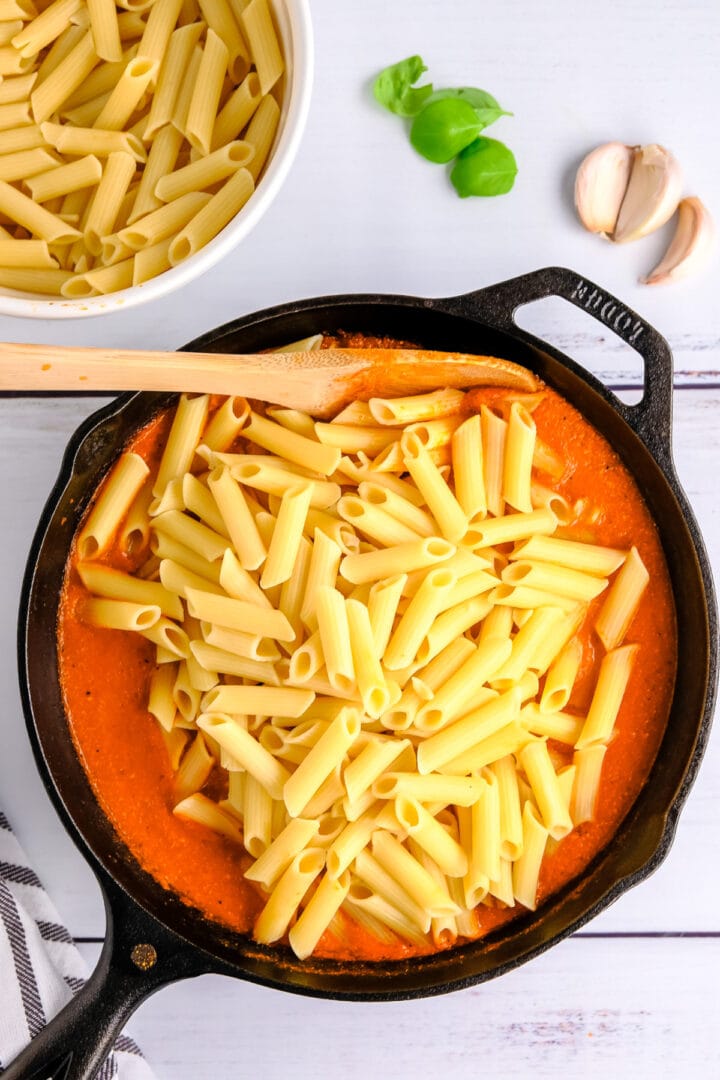 How to Make Vodka Sauce With Meat - Kitchen Divas