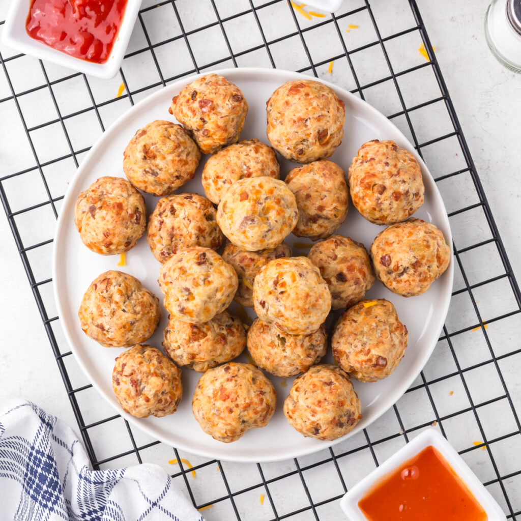 What to Serve with Clam Chowder: Top Sides to Elevate Your Meal ...