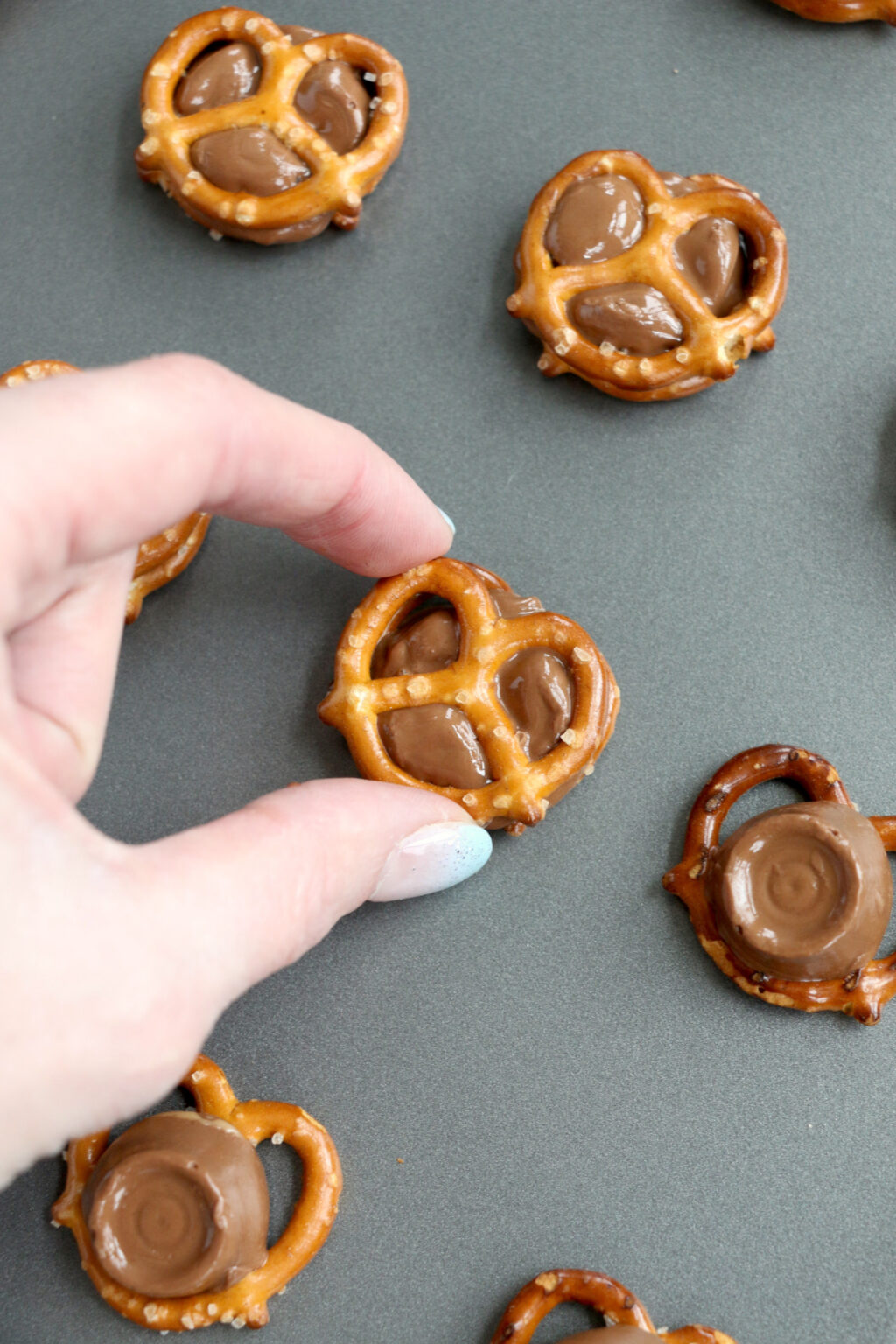 Spring Pretzel Rolo Bites - Kitchen Divas