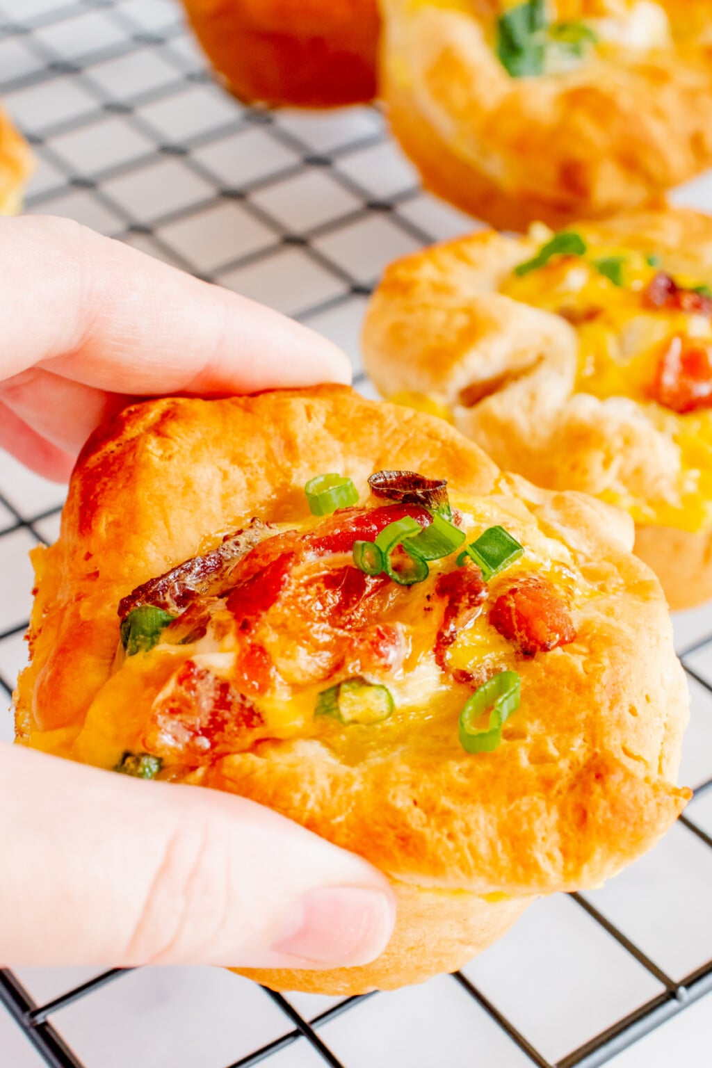 Cheesy Biscuit Egg Cups (Easy Make-Ahead Breakfast) - Kitchen Divas