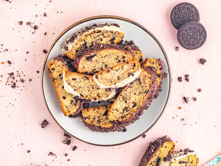 Sweet and Creamy Oreo Dip - Kitchen Divas