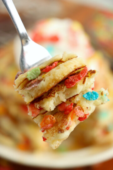 Fruity Pebbles Pancakes - Kitchen Divas