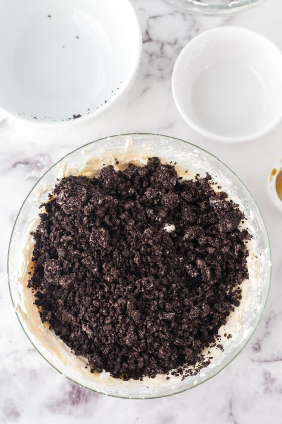 Sweet and Creamy Oreo Dip - Kitchen Divas