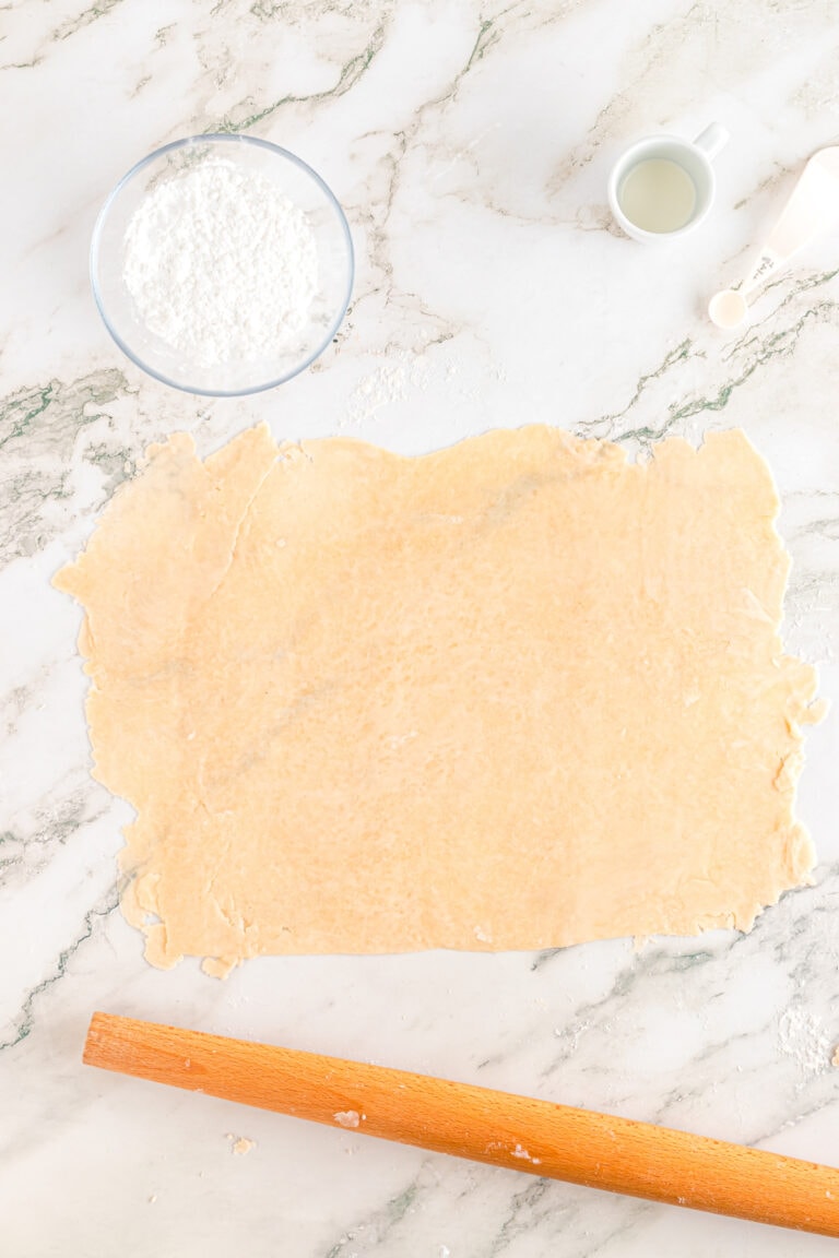 Pie Crust Cinnamon Rolls - Kitchen Divas