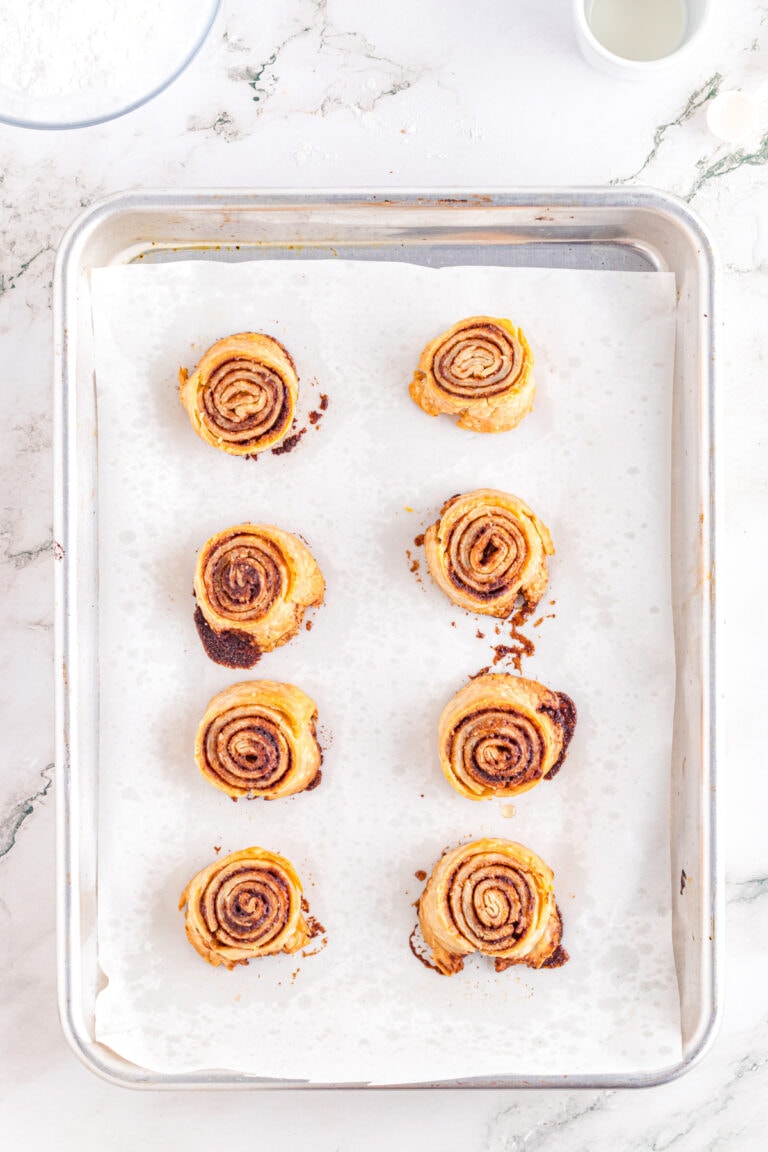 Pie Crust Cinnamon Rolls - Kitchen Divas