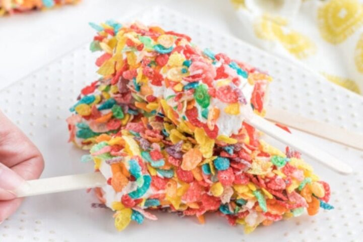 52 Can't-Live-Without Handheld Dessert Recipes For Every Occasion ...