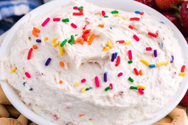 36 Whipped Cream Dessert Recipes That'll Whip You Into a Frenzy ...