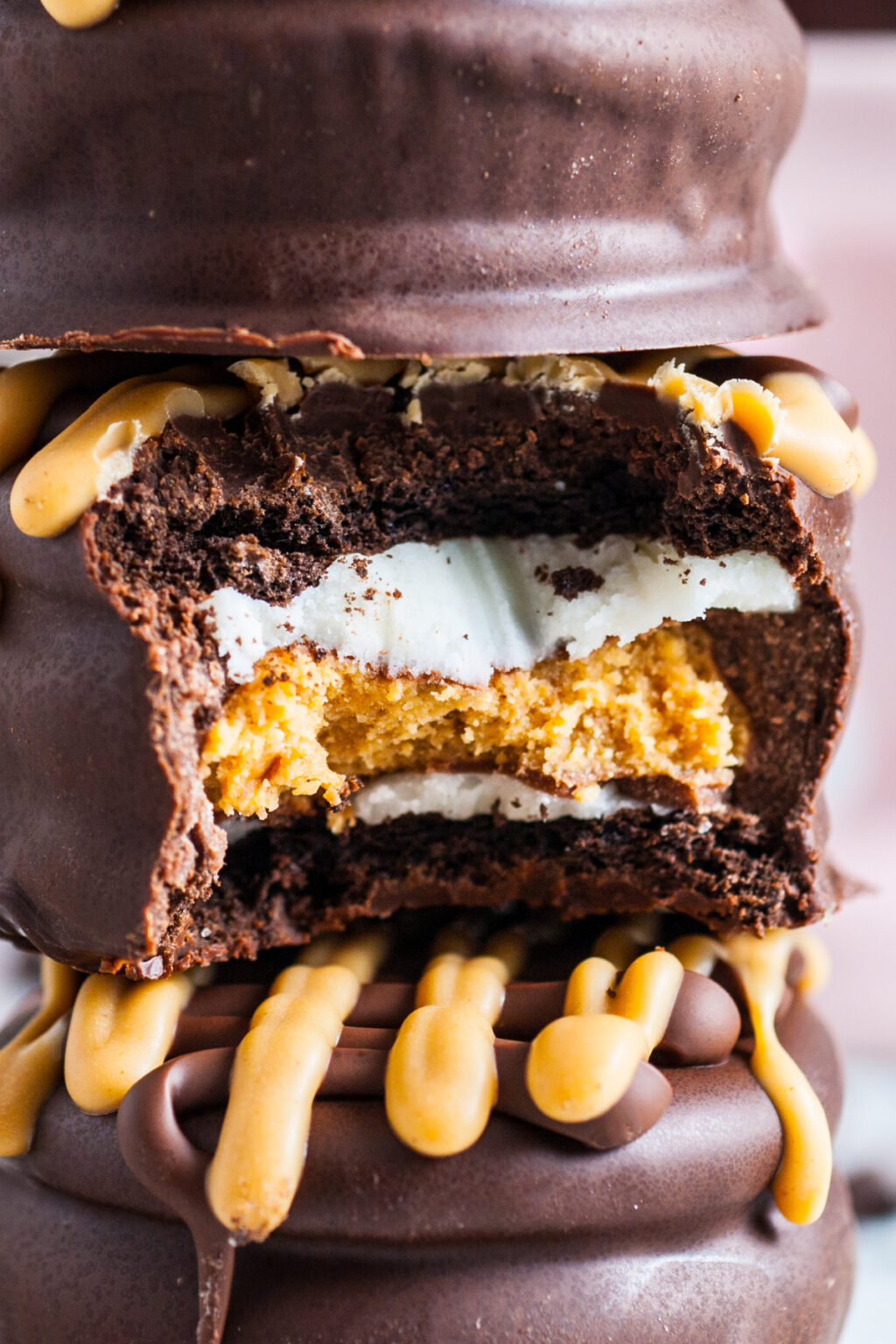 Reese’s Peanut Butter Cup Stuffed Oreos - Kitchen Divas