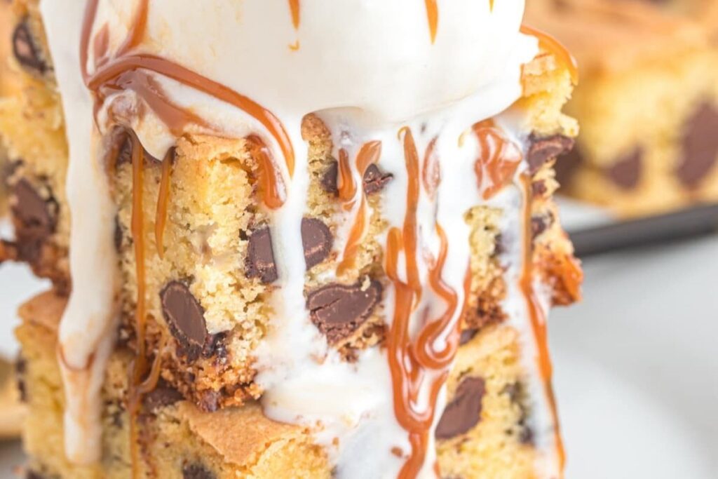 67 Delicoius 8x8 or 9x9 Inch Pan Desserts for a Super Sweet Holiday ...