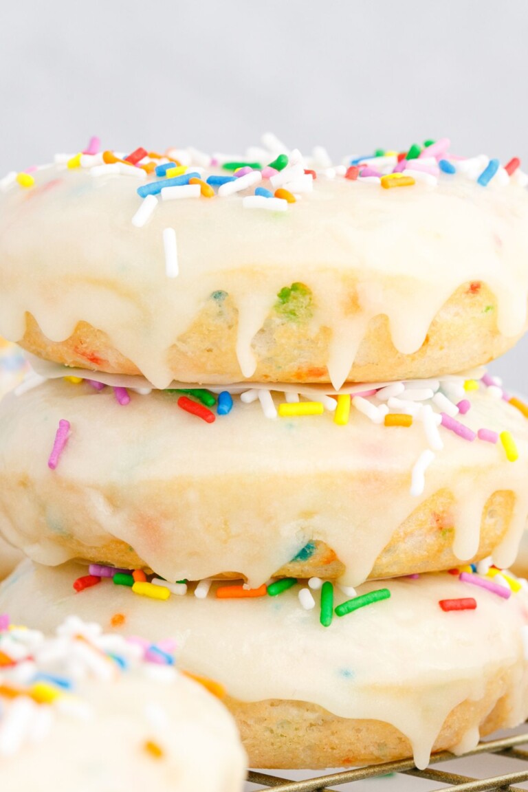 Easy Cake Mix Donuts - Kitchen Divas