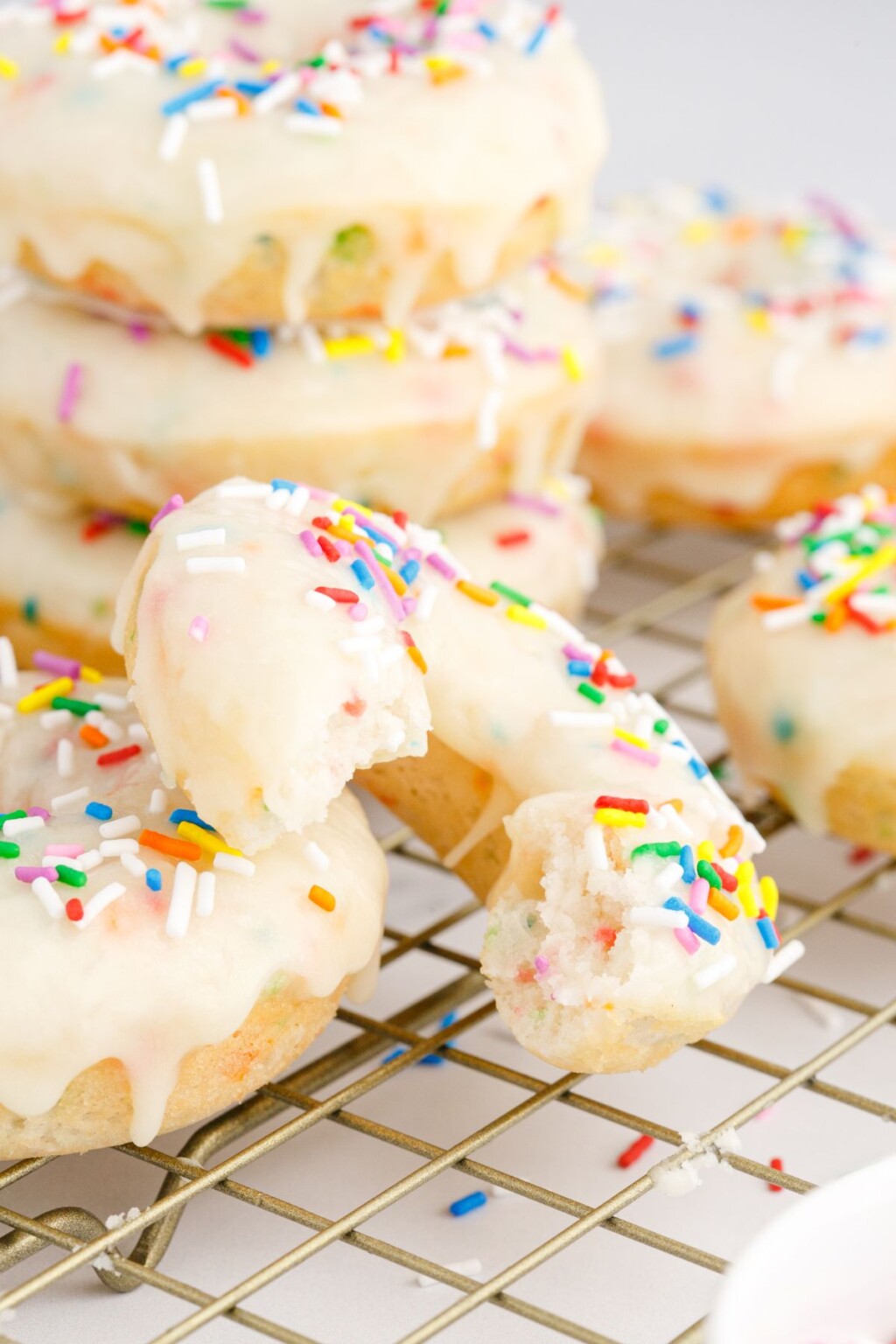 Easy Cake Mix Donuts - Kitchen Divas