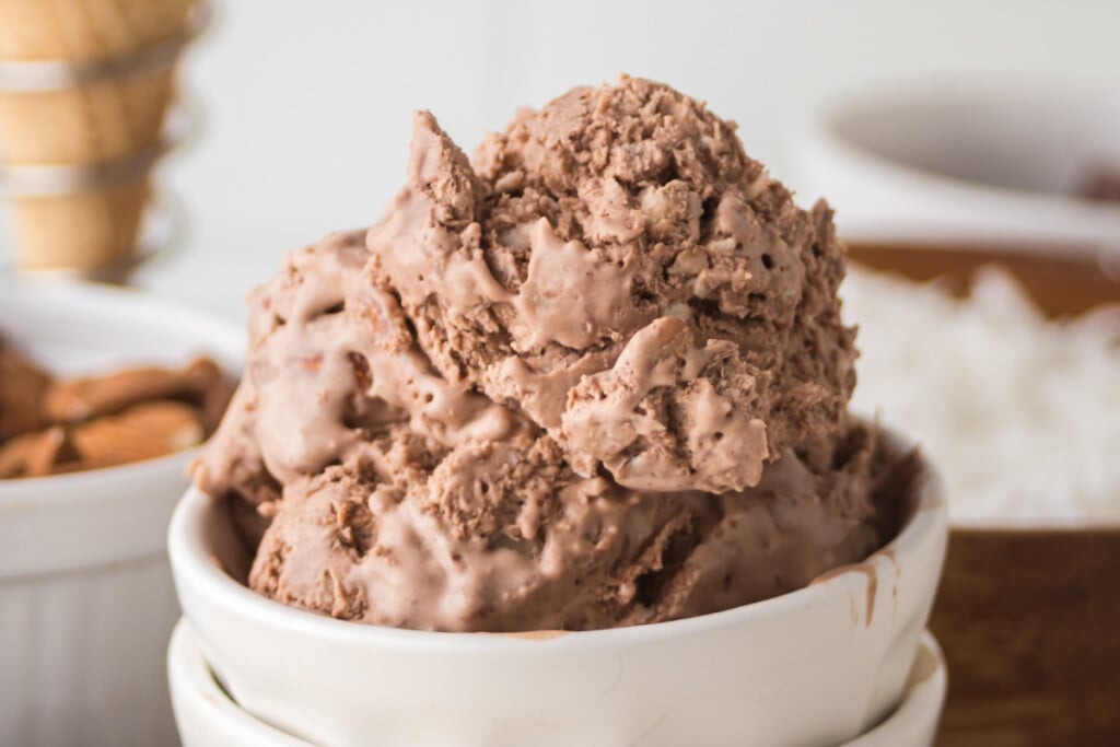31 Super Easy No-Churn Ice Cream Recipes We Hope You'll Try - Kitchen Divas