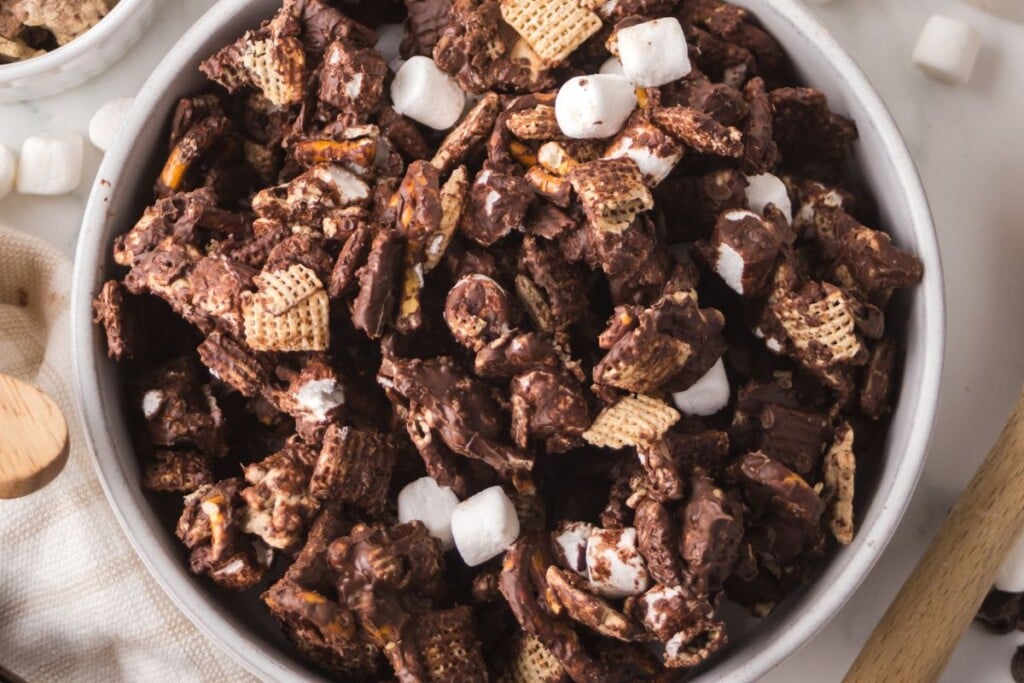 18 Snack Mix Recipes You'll Serve for Every Occasion - Kitchen Divas