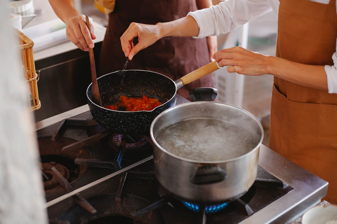 11 Kitchen Tools Canadian Home Cooks Are Buying in 2026 That ...