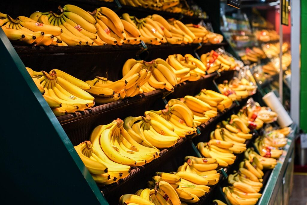 12 Grocery Shopping Habits That Divide Canadians and Americans ...