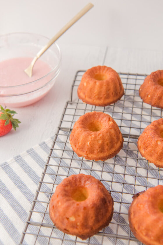 Mini Pound Cakes with Strawberry Glaze - Kitchen Divas