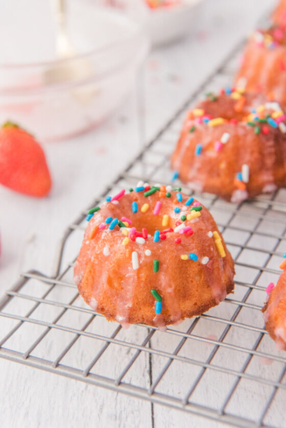 Mini Pound Cakes with Strawberry Glaze - Kitchen Divas
