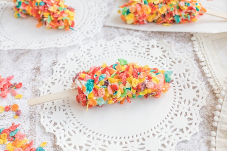 Fruity Pebbles Banana Pops - Best Snack EVER! - Kitchen Divas