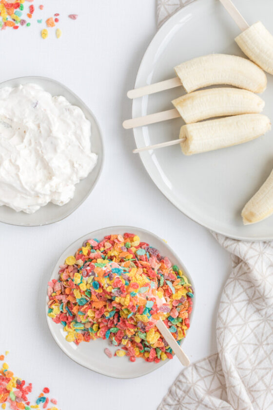Fruity Pebbles Banana Pops - Best Snack EVER! - Kitchen Divas