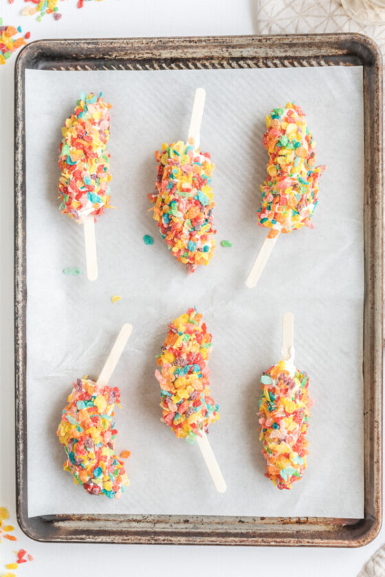 Fruity Pebbles Banana Pops - Best Snack EVER! - Kitchen Divas