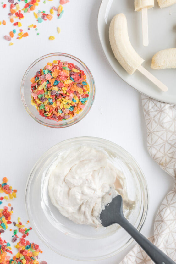 Fruity Pebbles Banana Pops - Best Snack EVER! - Kitchen Divas