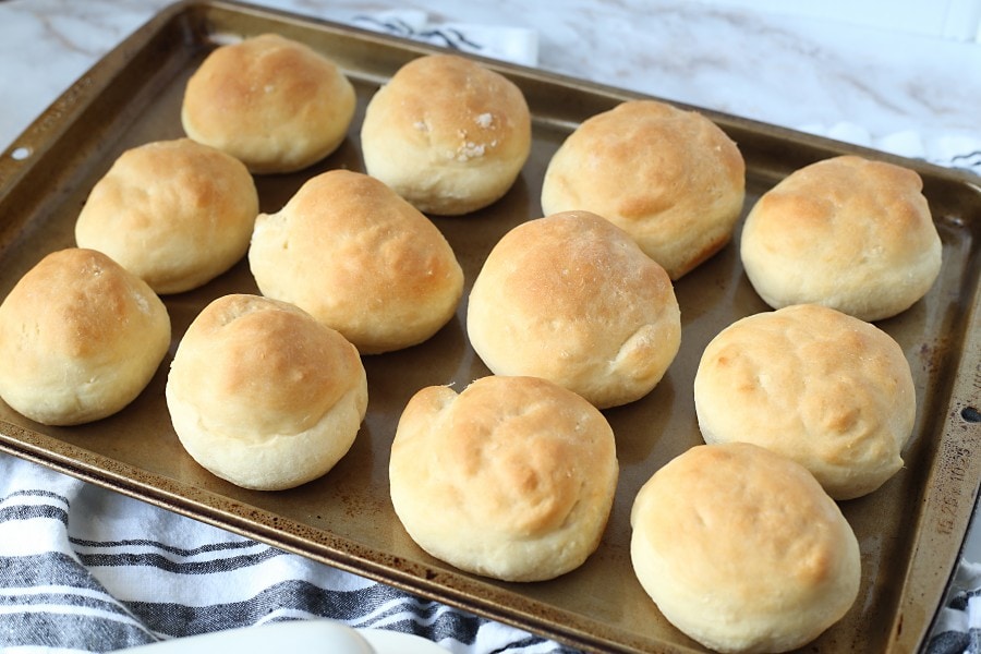 Homemade Soft Fluffy Dinner Rolls - Kitchen Divas
